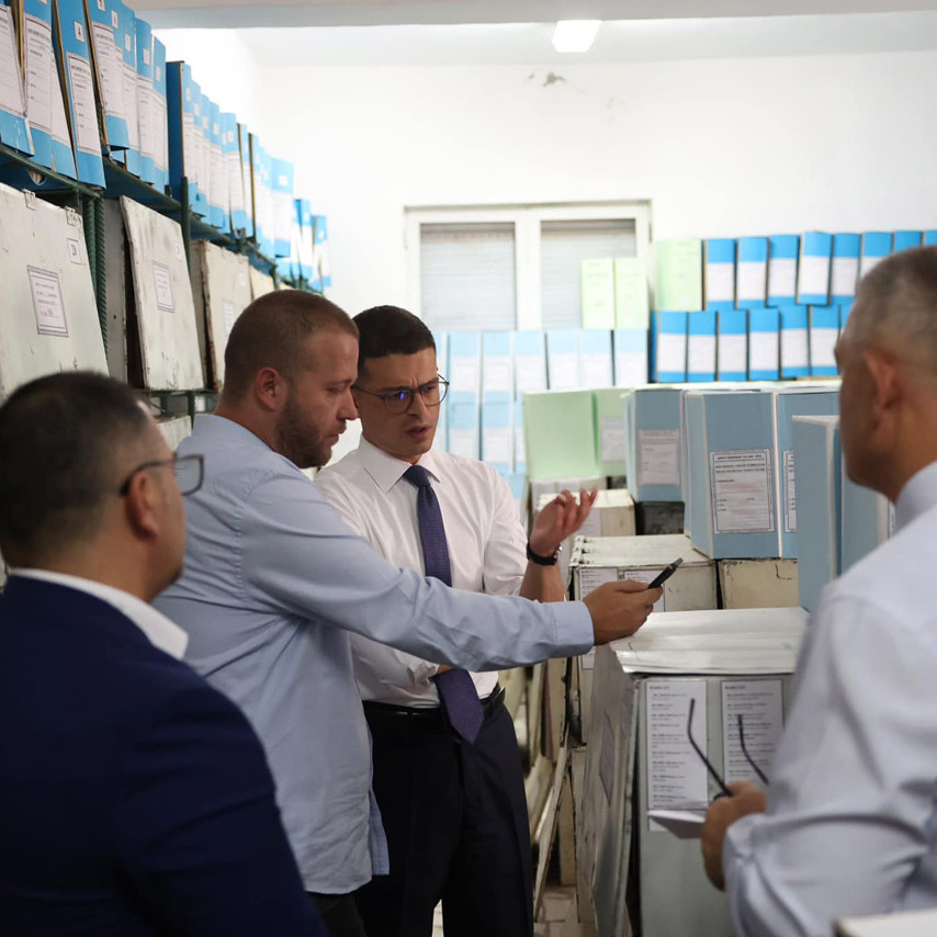 Historiku i Forcave të Armatosura, pjesë e Arkivit Qendror Shtetëror ...